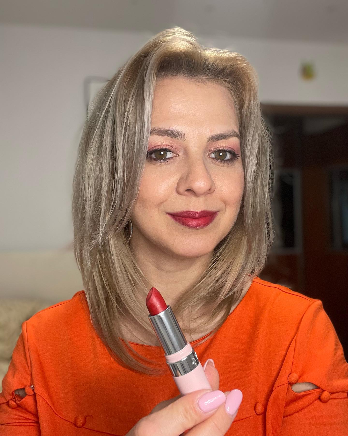 Hydramatic - rujul mat cu miez de acid hialuronic